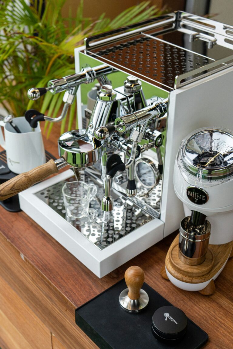 How To Become A Barista In 10 Easy Steps