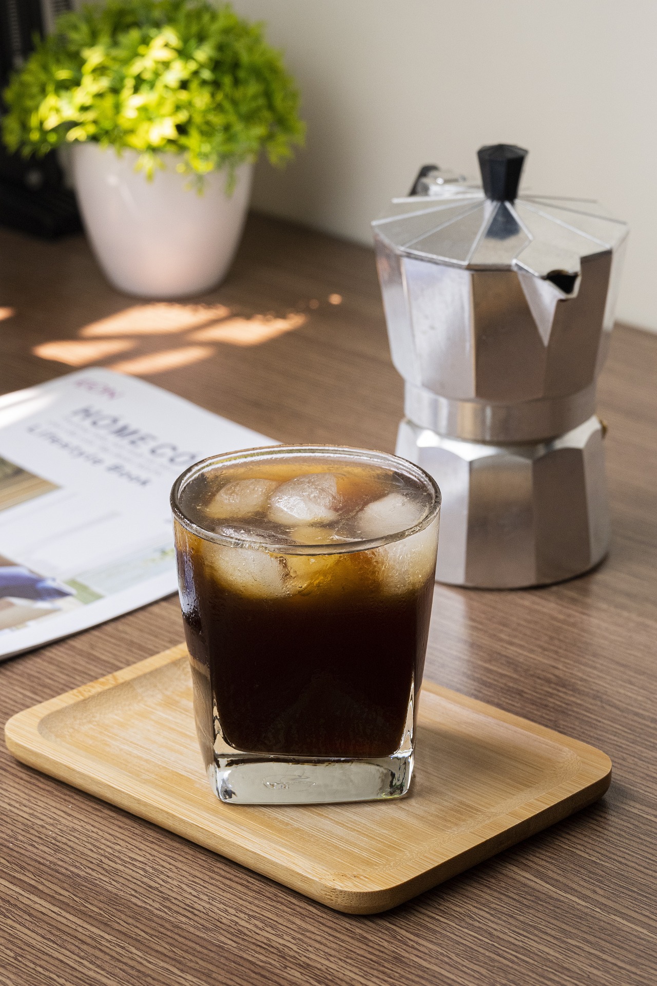 How to Make An Iced Americano Coffee At Home: Quick And Easy!