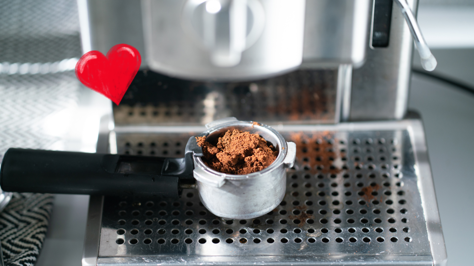 Cinnamon Roll Latte Recipe: A Sweet and Cozy Coffee Treat