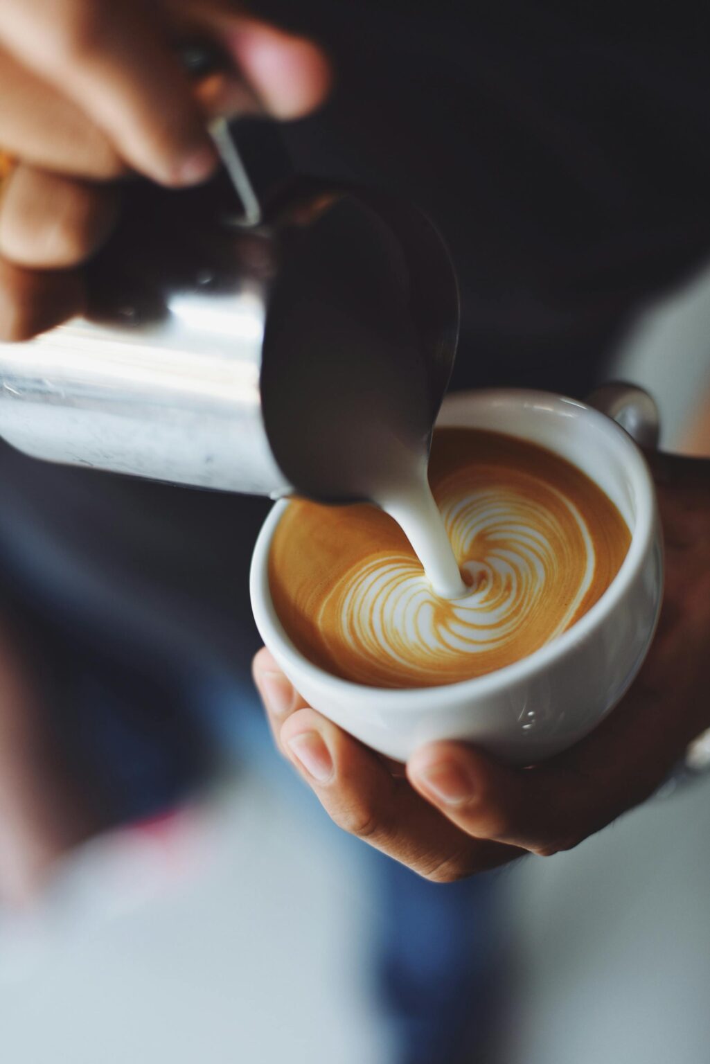 How to Make a Cafe-Quality Latte at Home: Easy Methods & Tips
