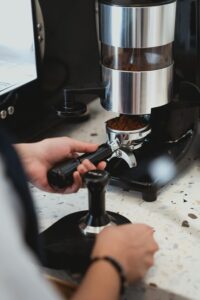 How to Make a Cafe-Quality Latte at Home: Easy Methods & Tips