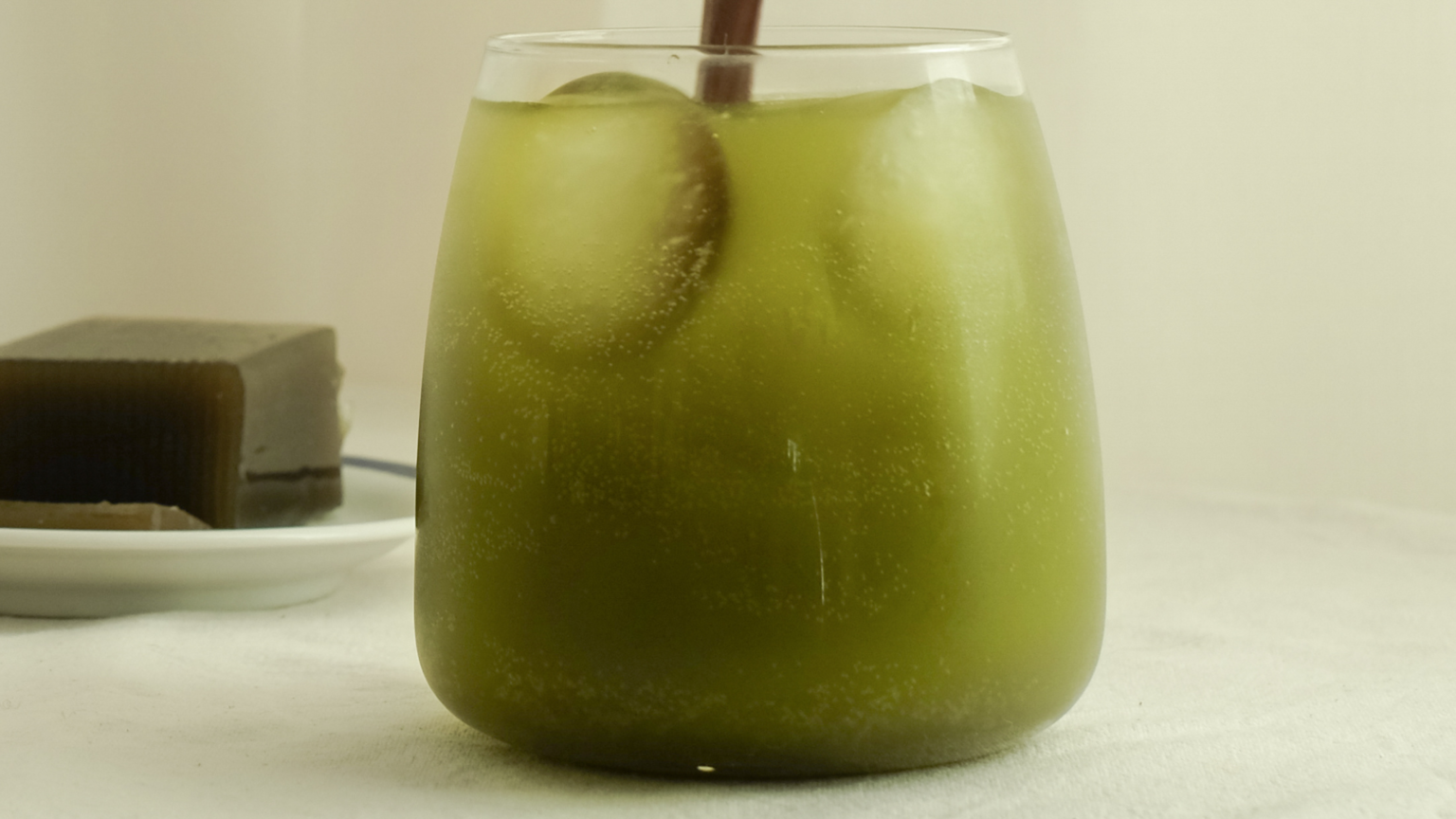 Fizzy Matcha Soda: A Refreshing, Healthy Drink in Minutes - Karma ...